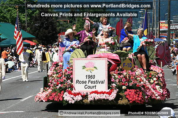 Grand Floral Parade 2010: Royal Rosarians Foundation Float, 1960 Rose ...